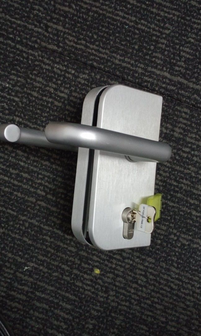 DORMA GLASS DOOR LOCKSET, Furniture & Home Living, Security & Locks ...