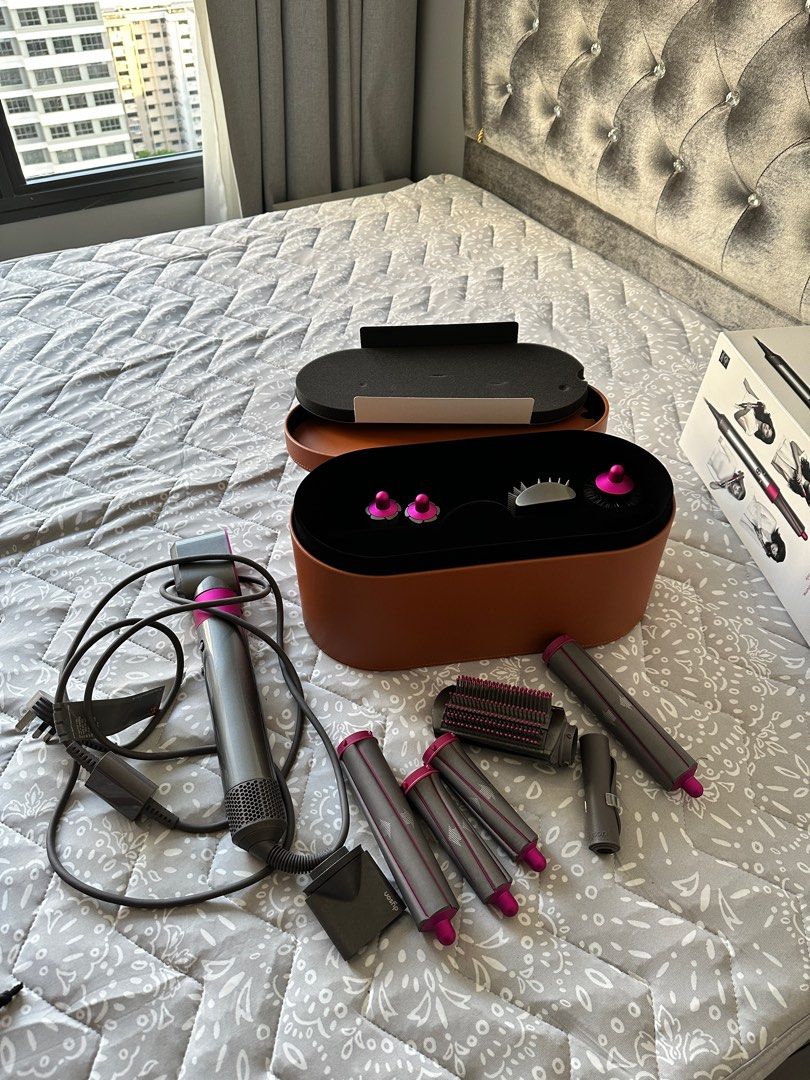 Dyson air wrap, Beauty & Personal Care, Hair on Carousell