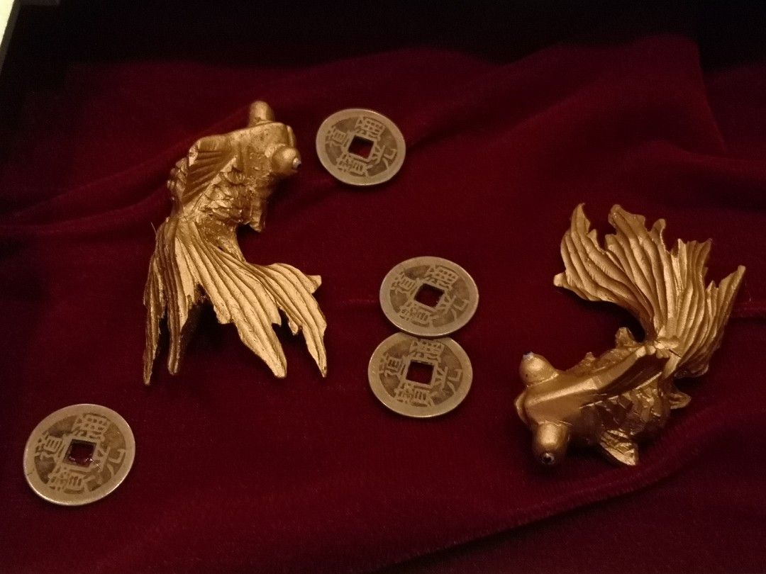 Feng Shui 3D Gold Fish & Coin wall decor, Furniture & Home Living, Home ...