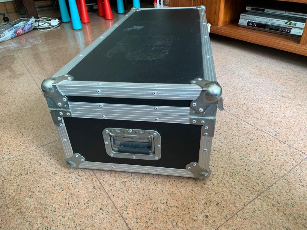 Flight Aviation Box padded and made with aluminium, Furniture & Home ...