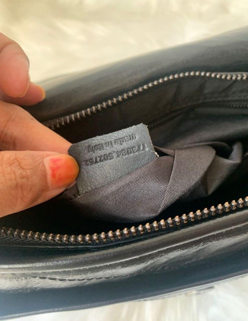 Handbeg, Women's Fashion, Bags & Wallets, Shoulder Bags on Carousell