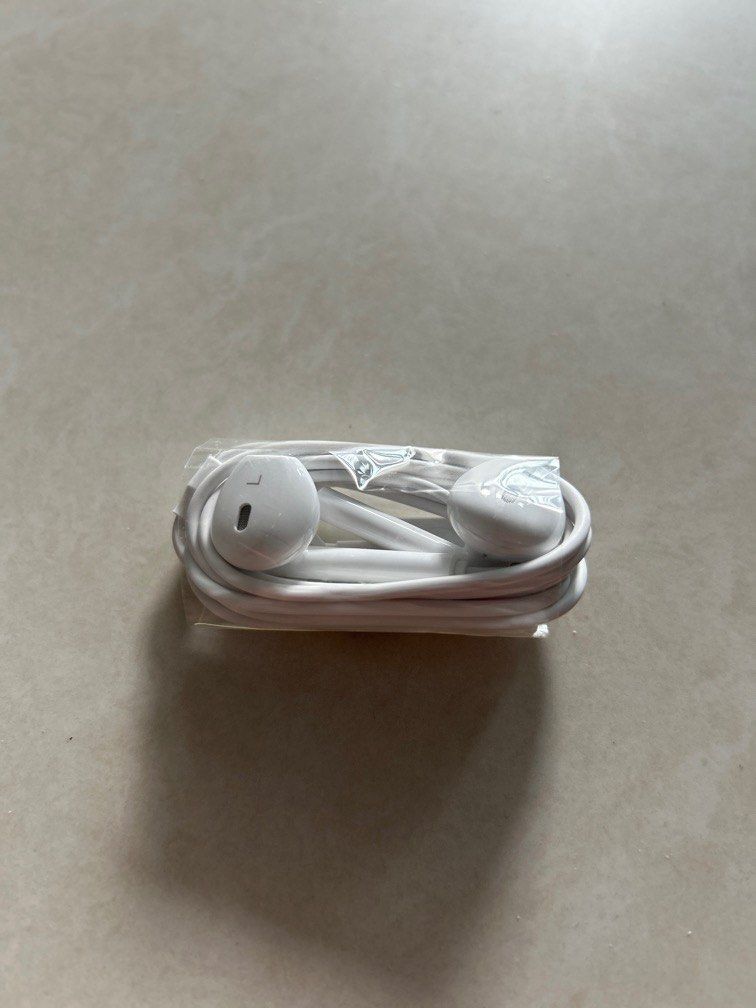 Huawei wired ear bud, Audio, Earphones on Carousell