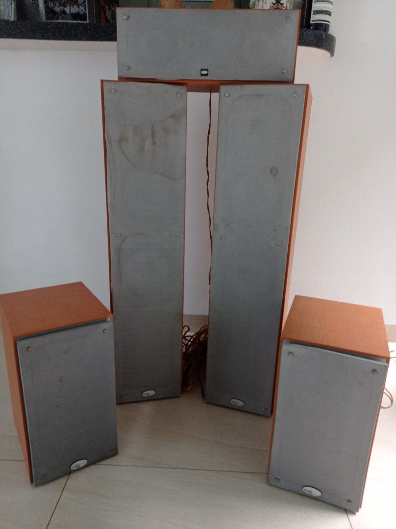 Reduced price with delivery included Iconic Hi-FI StudioLab Speakers ...
