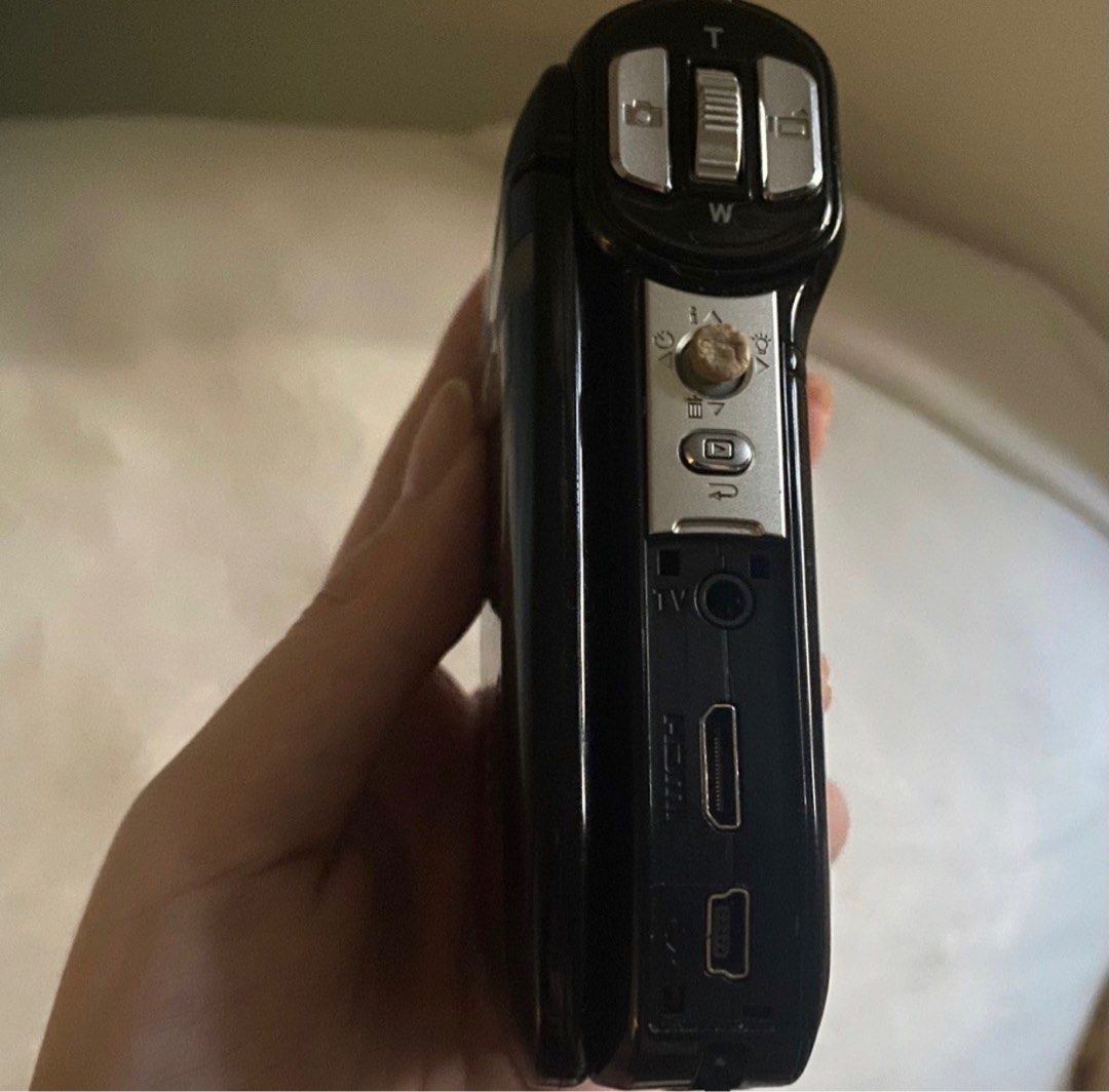 Insignia Video Camcorder 720p, Photography, Video Cameras on Carousell