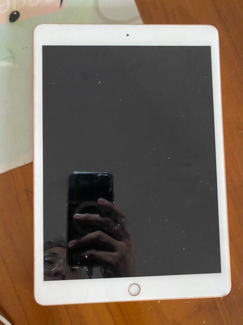 iPad 8th gen rose gold 32gd wifi , Mobile Phones & Gadgets, Tablets ...