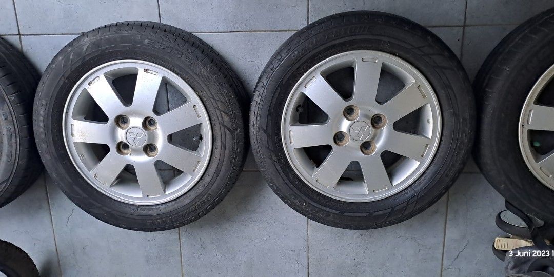 Jual Velg R14 OEM Mitsubishi, gratis ban, Aksesoris Mobil di Carousell