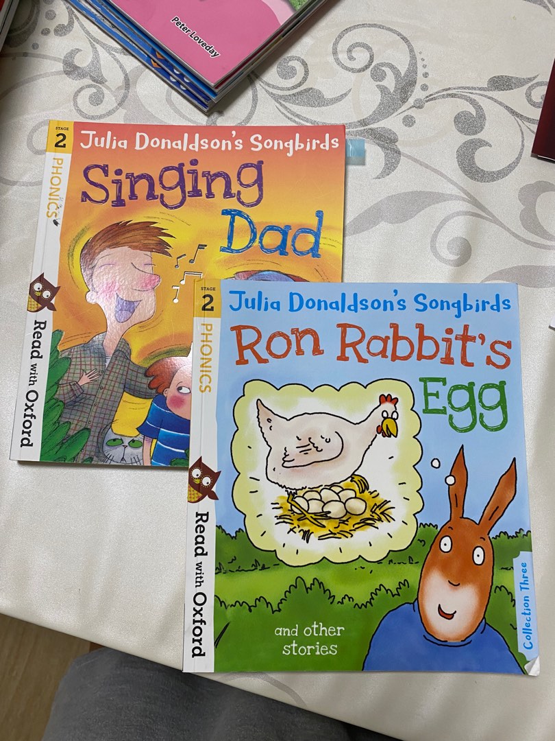 Julia Donaldson’s phonics books, 興趣及遊戲, 書本 & 文具, 小朋友書 - Carousell