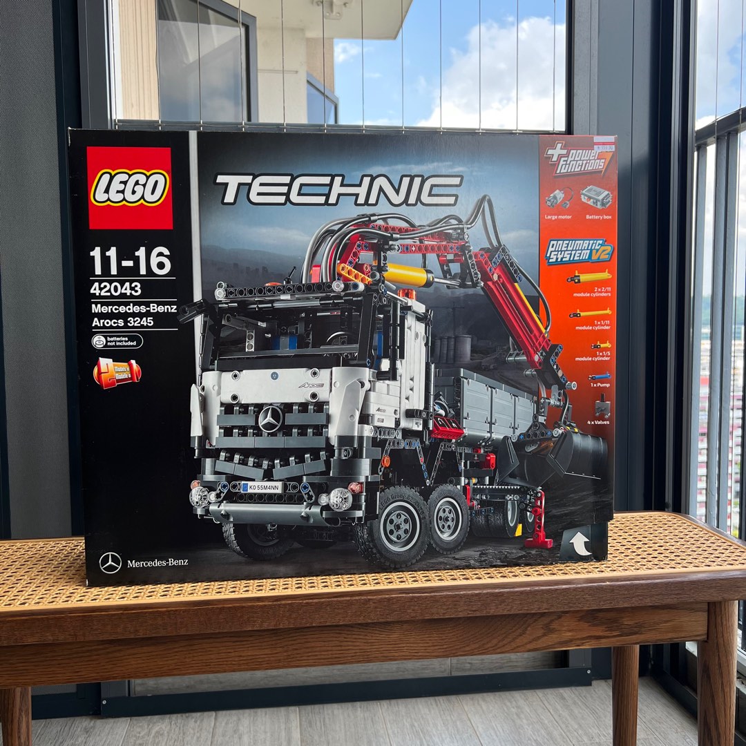 LEGO 42043 Mercedes-Benz Arocs 3245, BNIB, Hobbies & Toys, Toys & Games ...