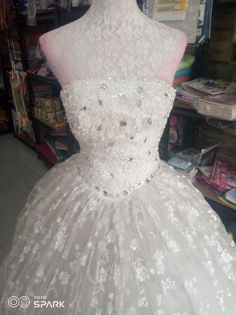 Lovely Wedding Gown Debut Sagala JS Prom Photoshoot, Women's Fashion ...