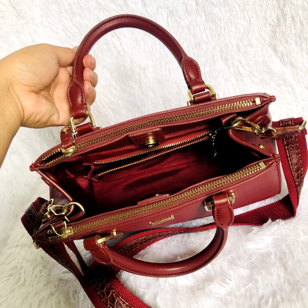 Lyn bag on Carousell