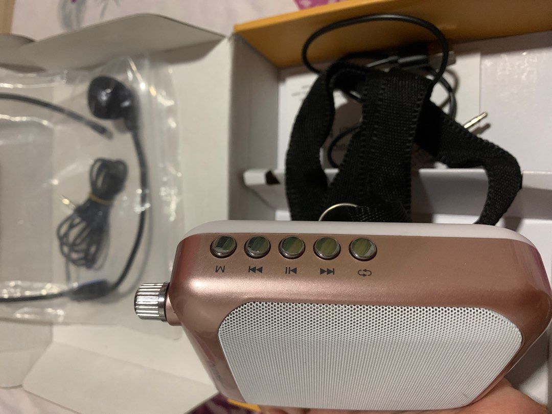 Maono Lapel (Multifunctional Voice Amplifier) on Carousell Maono Lapel (Multifunctional Voice Amplifier) on Carousell