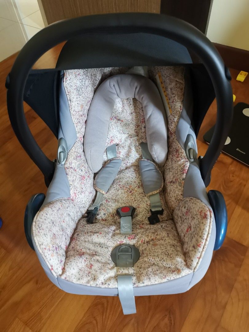 Maxi Cosi with bugaboo bee 3 stroller adapter, Babies & Kids, Going Out, Car Seats on Carousell