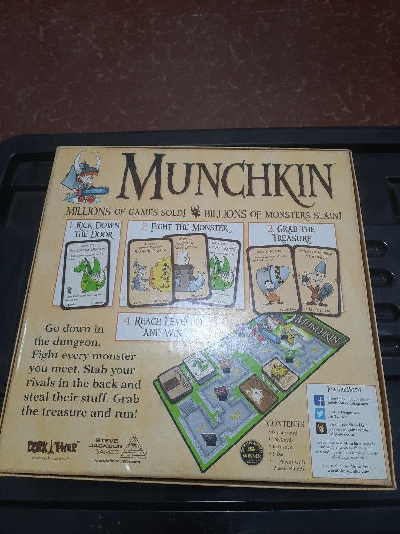 Munchkin Deluxe Board Game, Hobbies & Toys, Toys & Games on Carousell