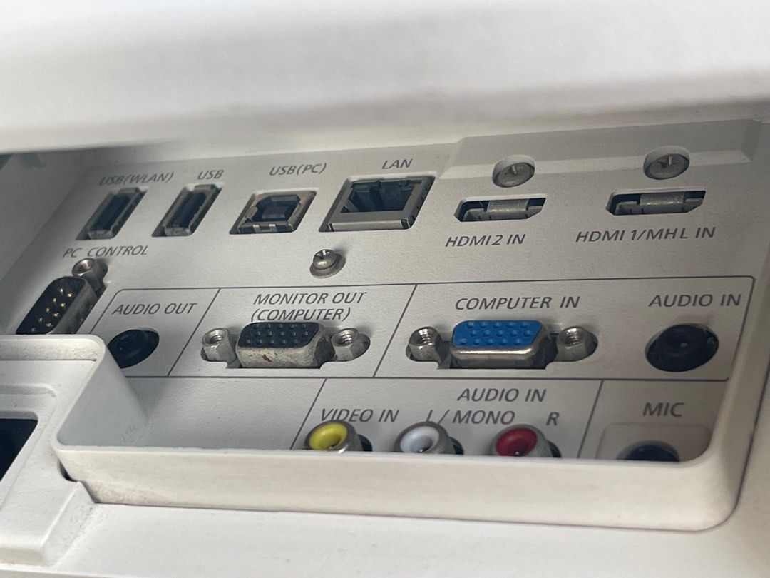 NEC UM301W SHORT THROW PROJECTOR, TV & Home Appliances, TV ...