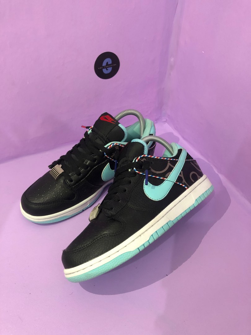 •Nike Sb dunk low X Barbershop price: 550k size: 37.5 Insole: 23.5cm ...