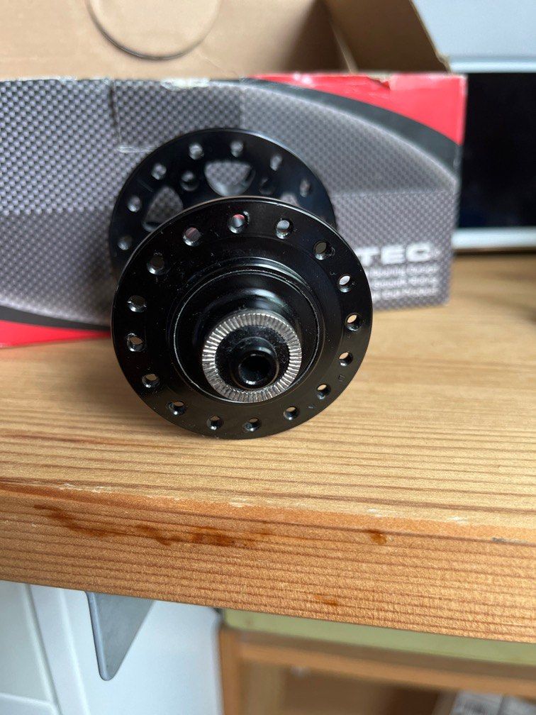NOVATEC front hub 100mmQR, Sports Equipment, Bicycles & Parts, Parts ...