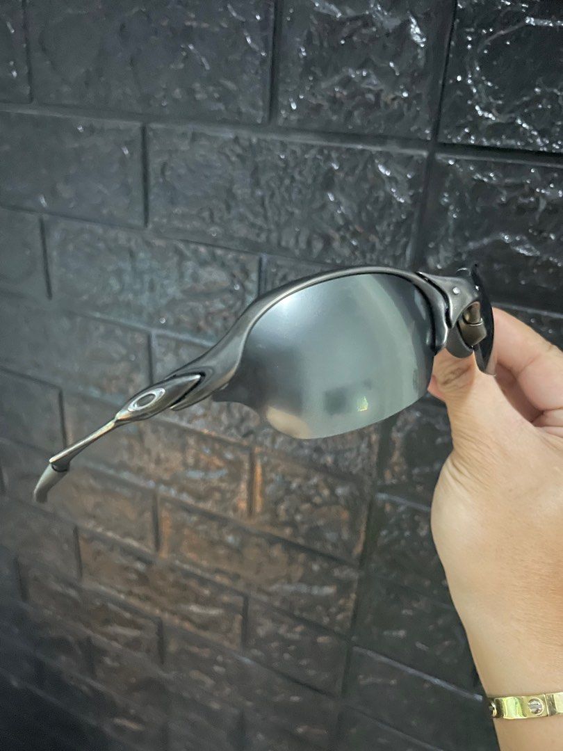 Oakley Romeo 2 Carbon Matte Black lens on Carousell