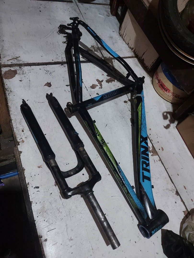original trinx frame and fork, Sports Equipment, Bicycles & Parts ...