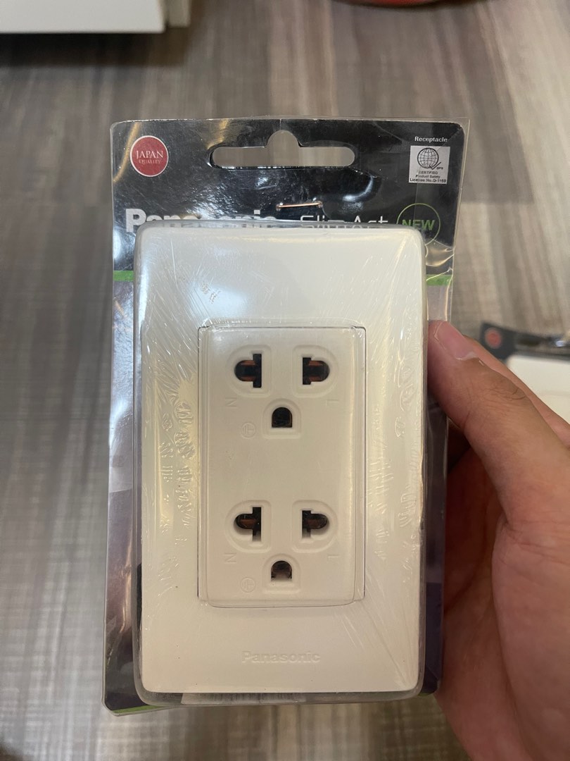 Panasonic SlimArt 2-gang universal socket, TV & Home Appliances ...