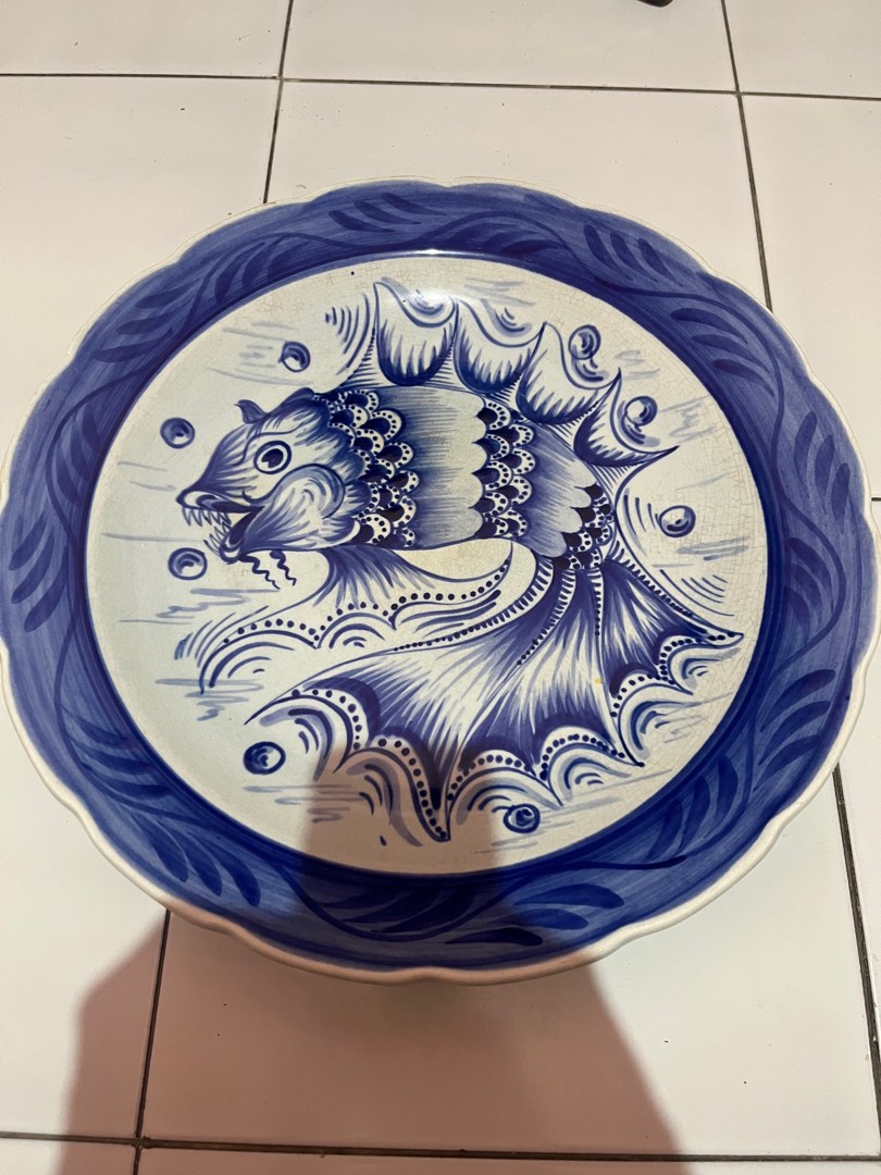 Piring antik ikan biru 40cm, Antik, Pajangan di Carousell