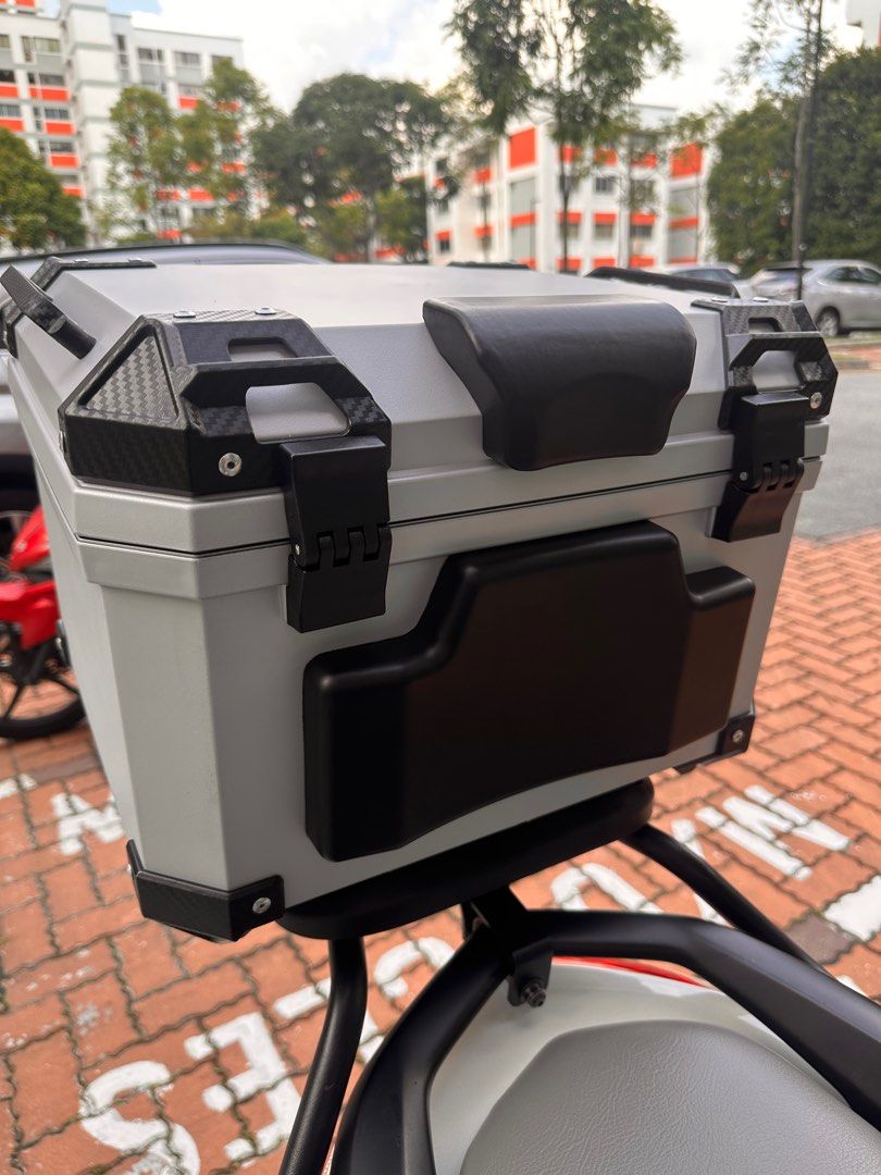 Plastic 55L Aluminium look alike box, Motorcycles, Motorcycle ...