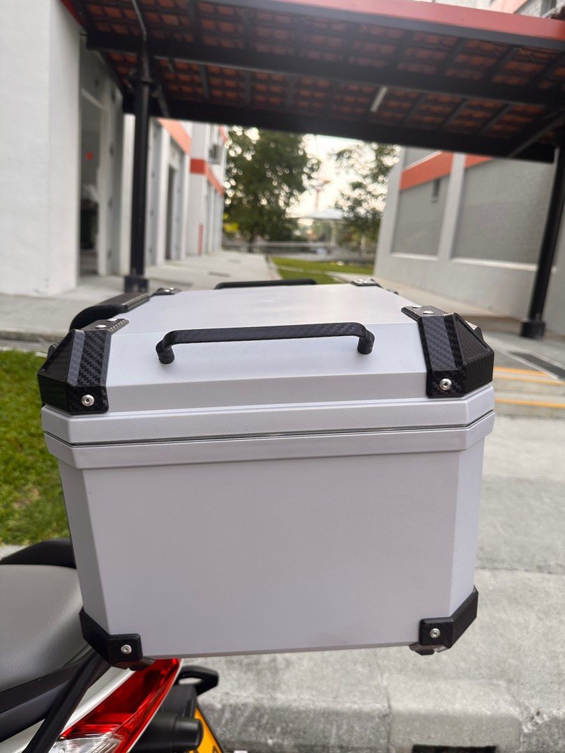 Plastic 55L Aluminium look alike box, Motorcycles, Motorcycle ...