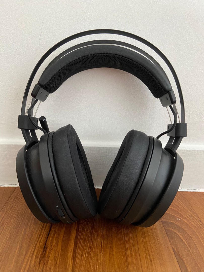 Raza Nari Essential - wireless Gaming Headset with microphone. LIKE NEW ...