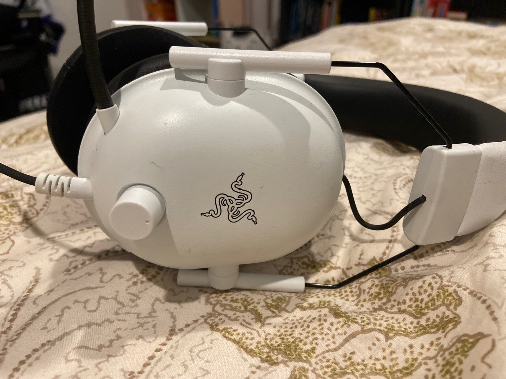 Razer Blackshark Headphone white, Audio, Headphones & Headsets on Carousell