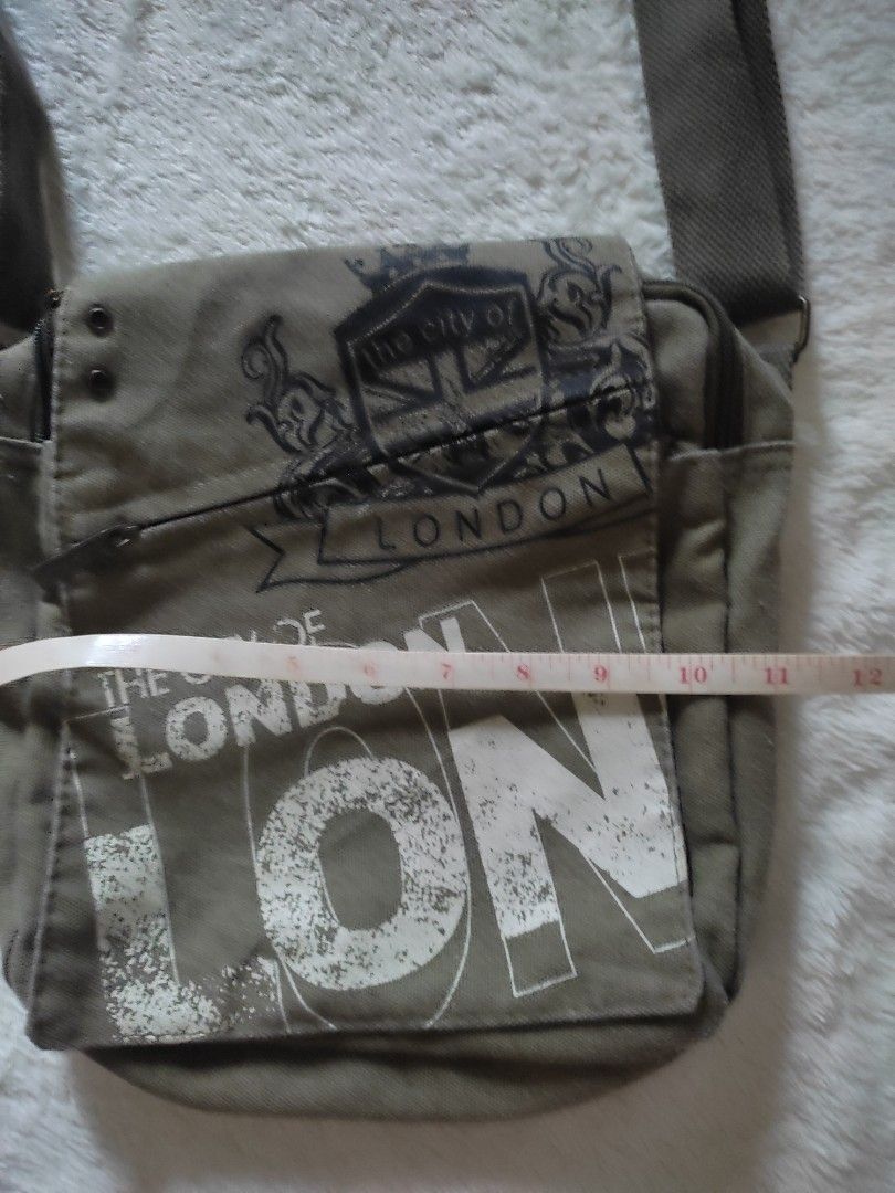 robin ruth sling bag, Men's Fashion, Bags, Sling Bags on Carousell