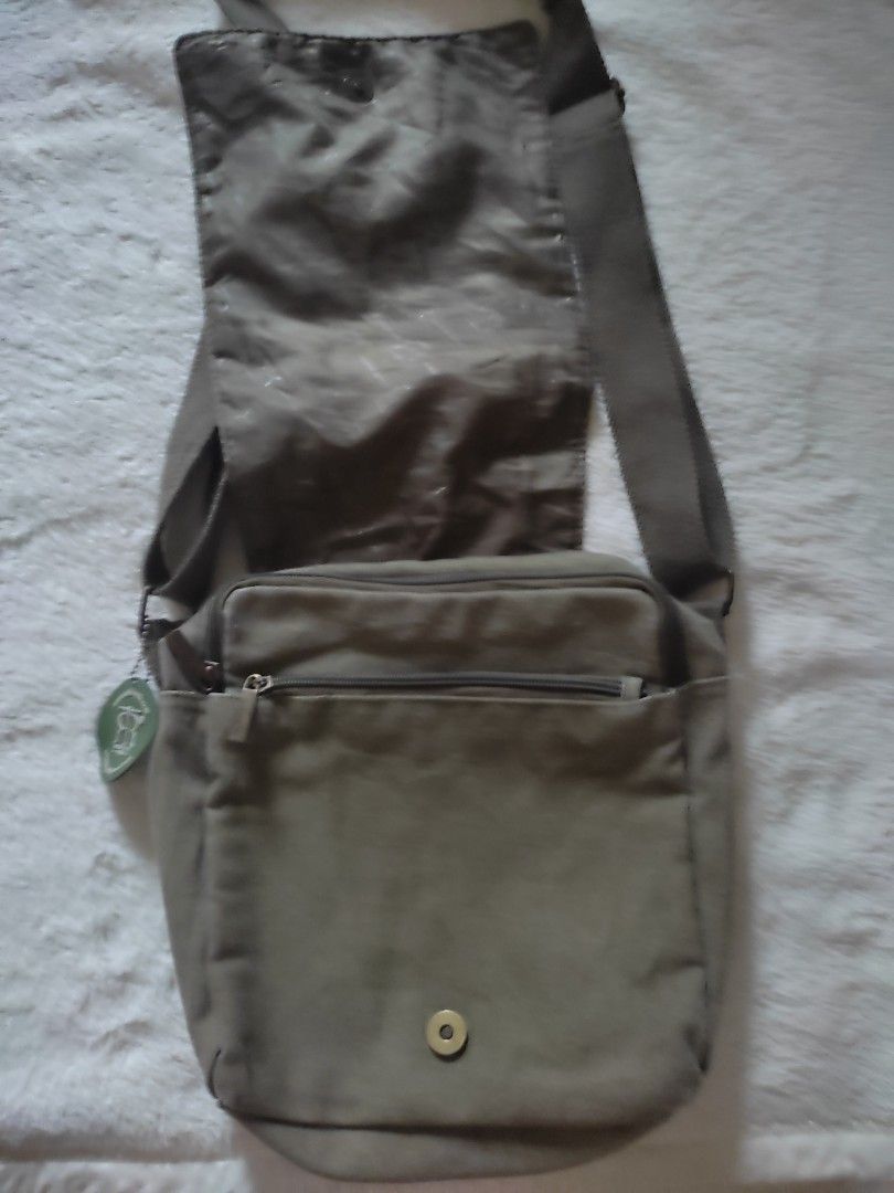 robin ruth sling bag, Men's Fashion, Bags, Sling Bags on Carousell