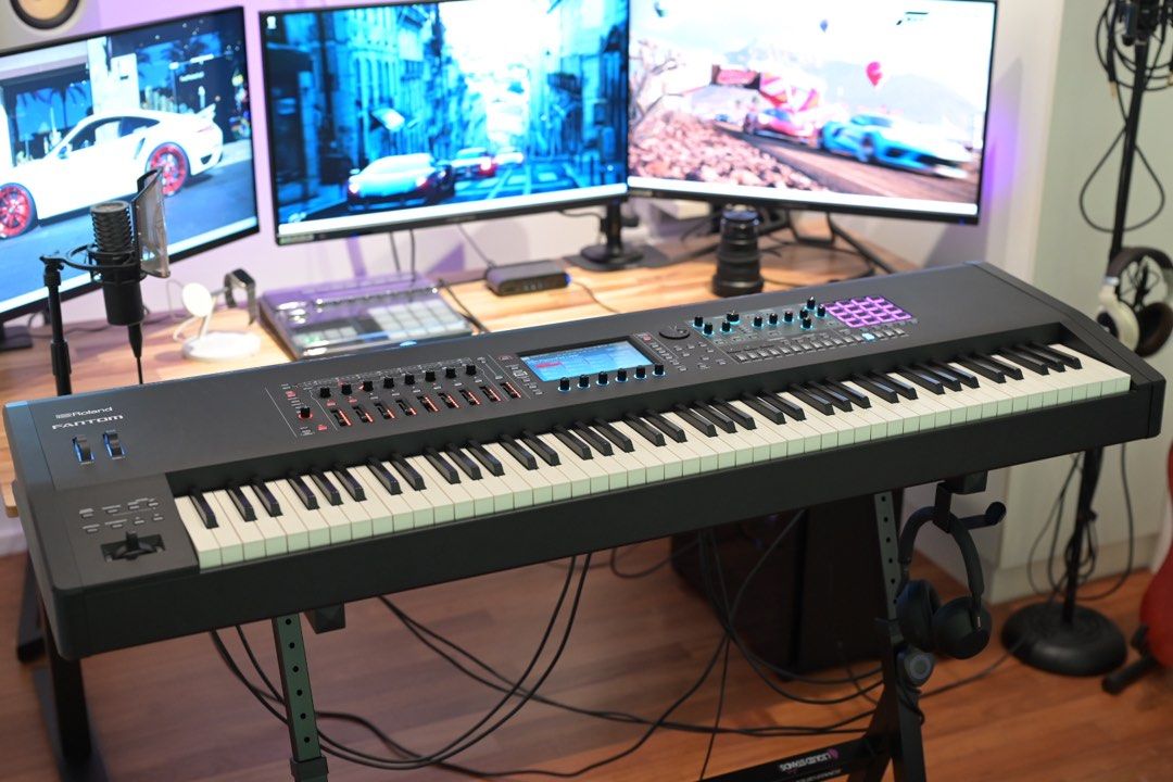 Roland 88 Key Fantom 8 With Accessories Synth Workstation Keyboard