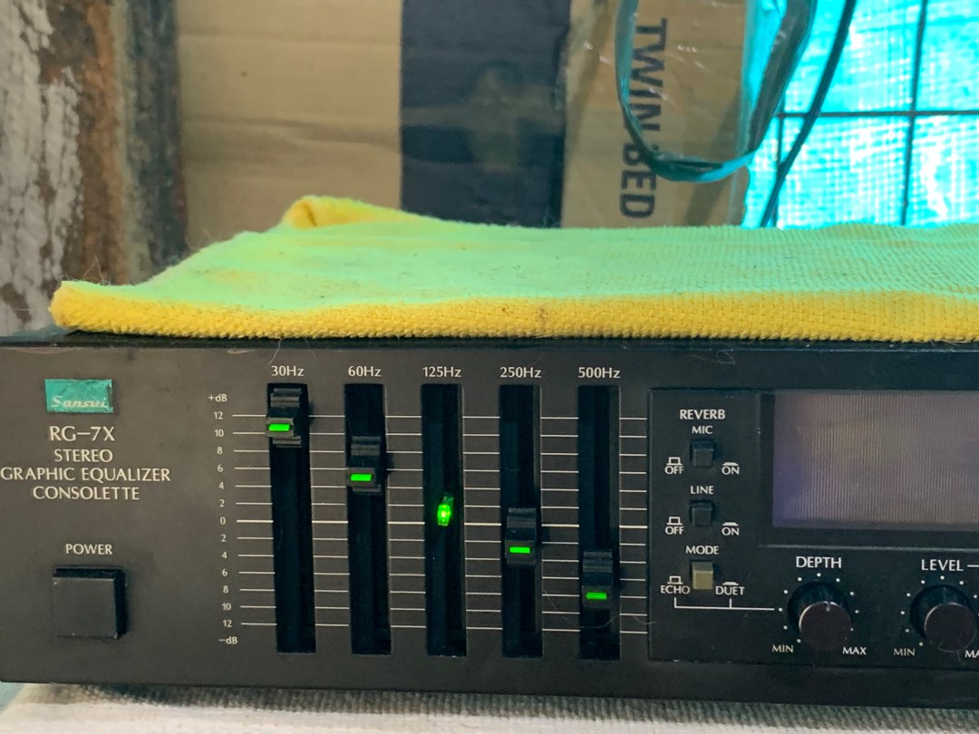 SANSUI STEREO GRAPHIC EQUALIZER CONSOLETTE RG-7X AC 110-240 VOLTS 50/60 ...