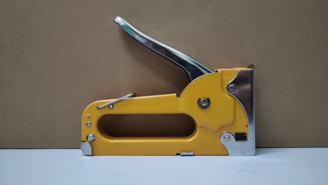 Stapler Gun, TV & Home Appliances, Other Home Appliances on Carousell