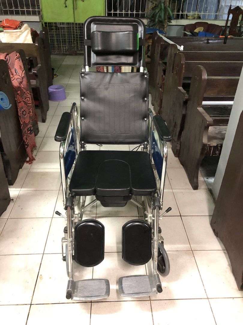 Surrmed Reclining Wheelchair with Commode, Health & Nutrition ...