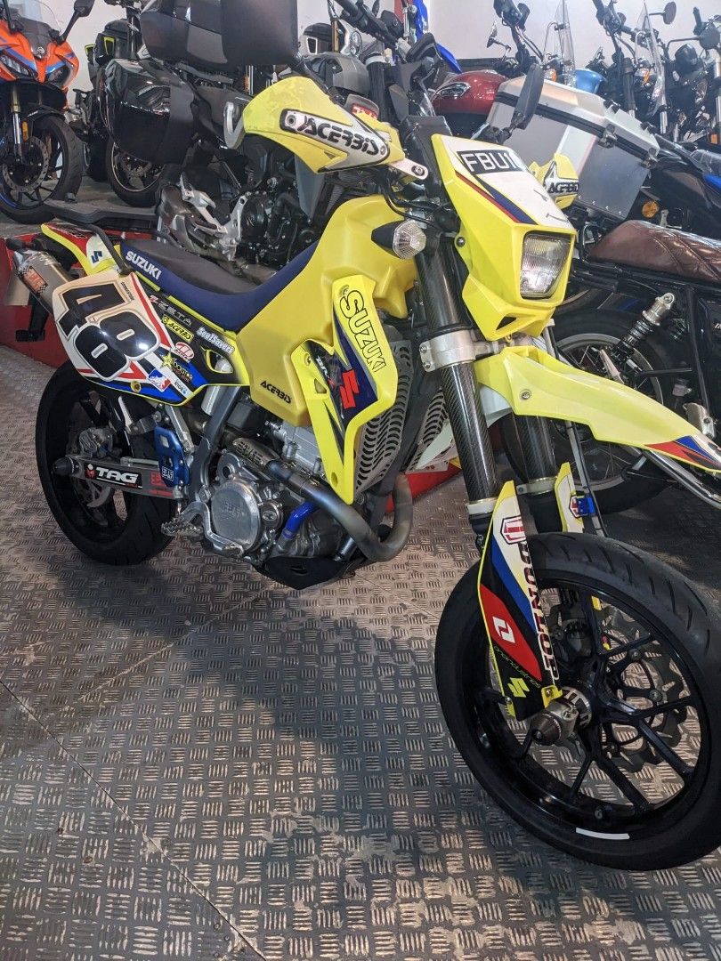 SUZUKI DRZ400 SM, Motorcycles, Motorcycles for Sale, Class 2A on Carousell
