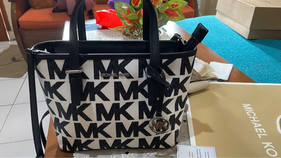 Tas michael kors mk, Barang Mewah, Tas & Dompet di Carousell