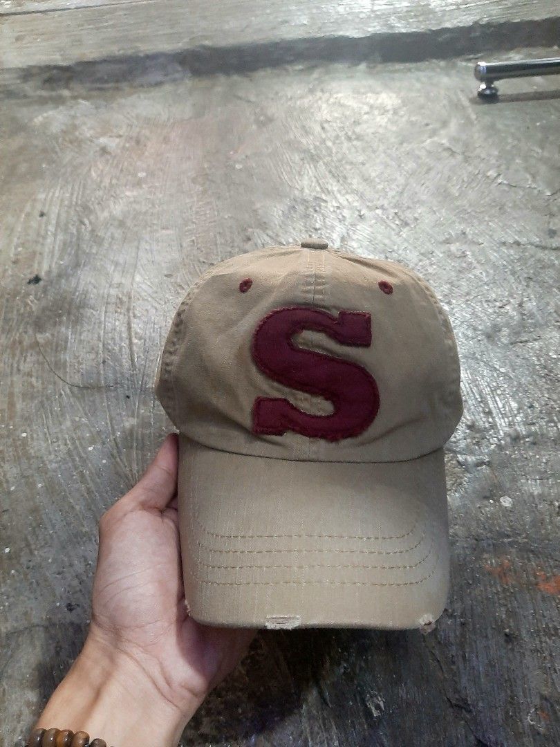 Topi logo S, Fesyen Pria, Aksesoris, Topi di Carousell