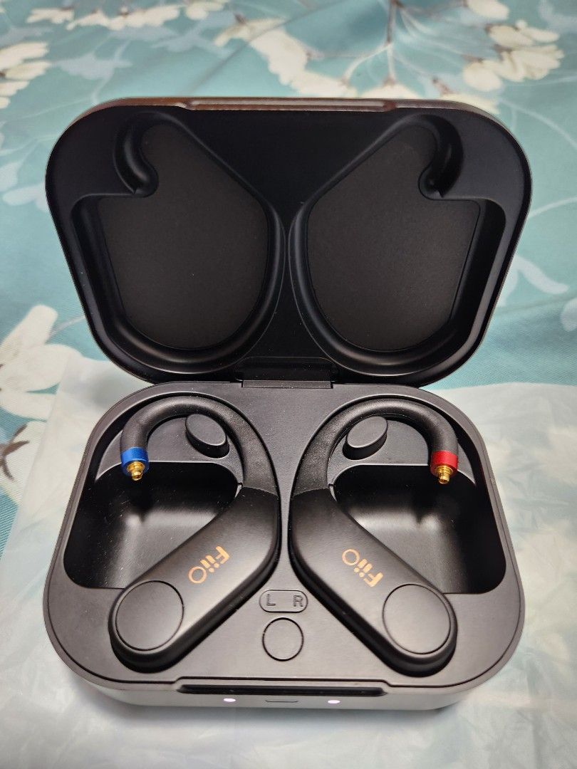 UTWS5 with MMCX connector, Audio, Headphones & Headsets on Carousell