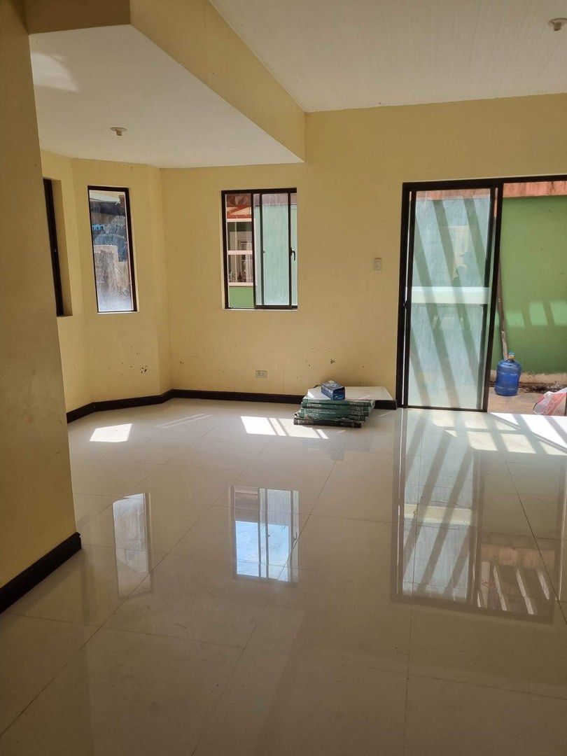 Valenza Crown Asia Brand New Corner House Big Lot near Nuvali Solenad ...