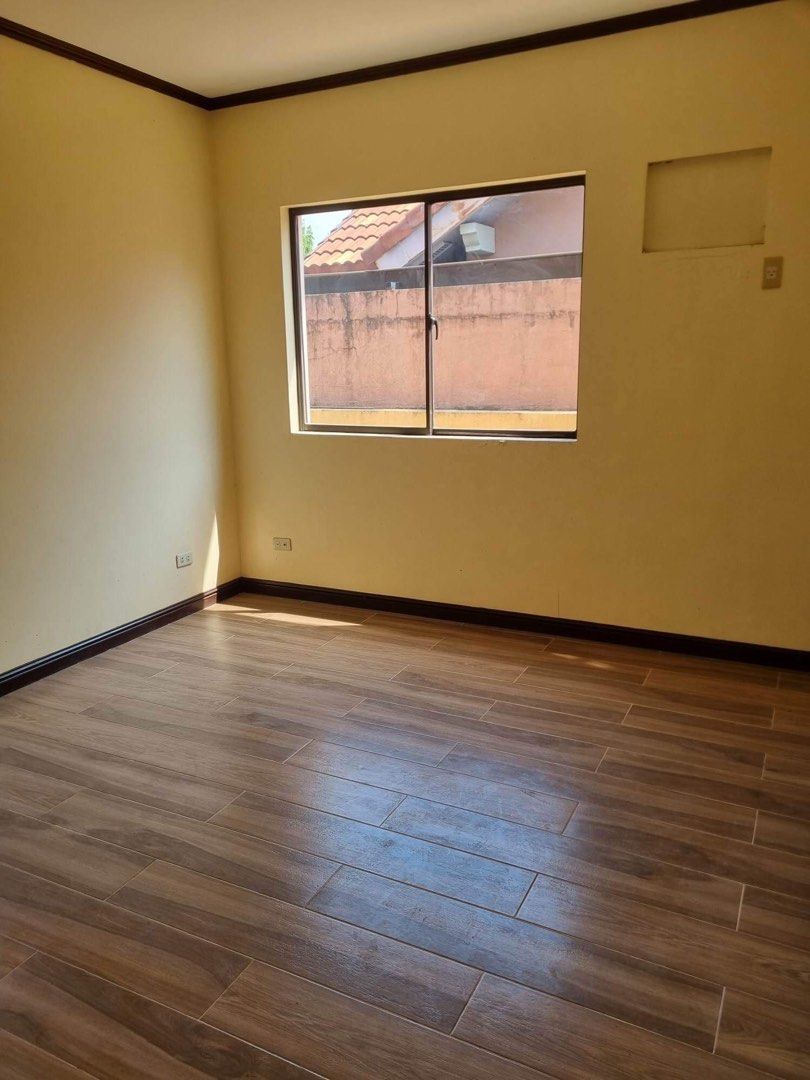 Valenza Crown Asia Brand New Corner House Big Lot near Nuvali Solenad ...