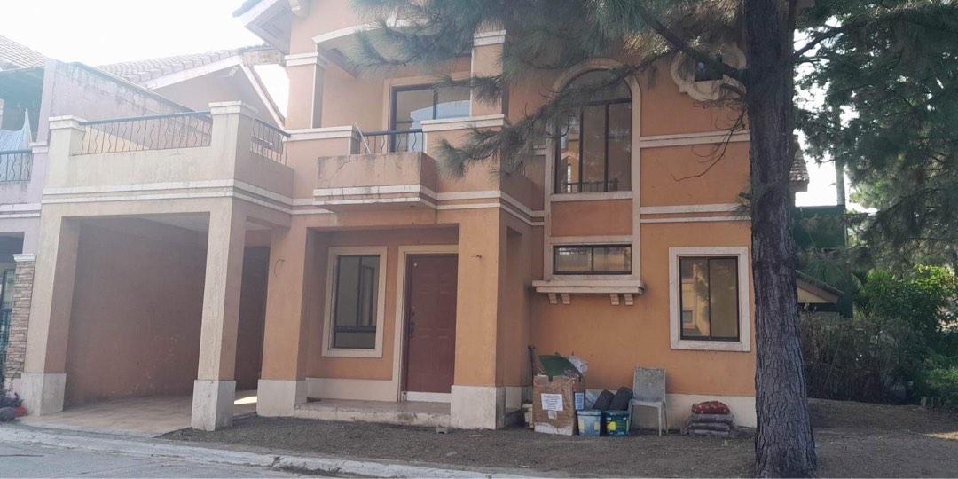 Valenza Crown Asia Brand New Corner House Big Lot near Nuvali Solenad ...