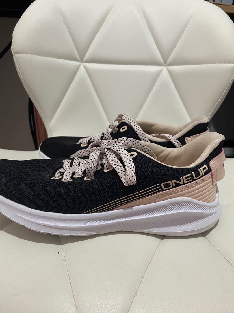 World balance rubber shoes on Carousell