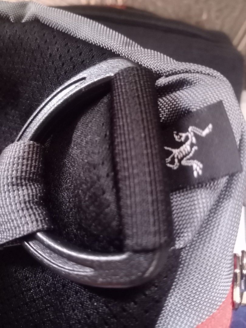 ARC'TYREX WAISTPACK SLING BAG, Men's Fashion, Bags, Belt bags, Clutches ...