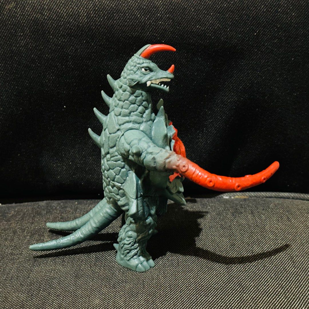 ASTROMONS - Ultraman Ultra Monster 500 Kaiju Bandai 2013 VINYL on Carousell
