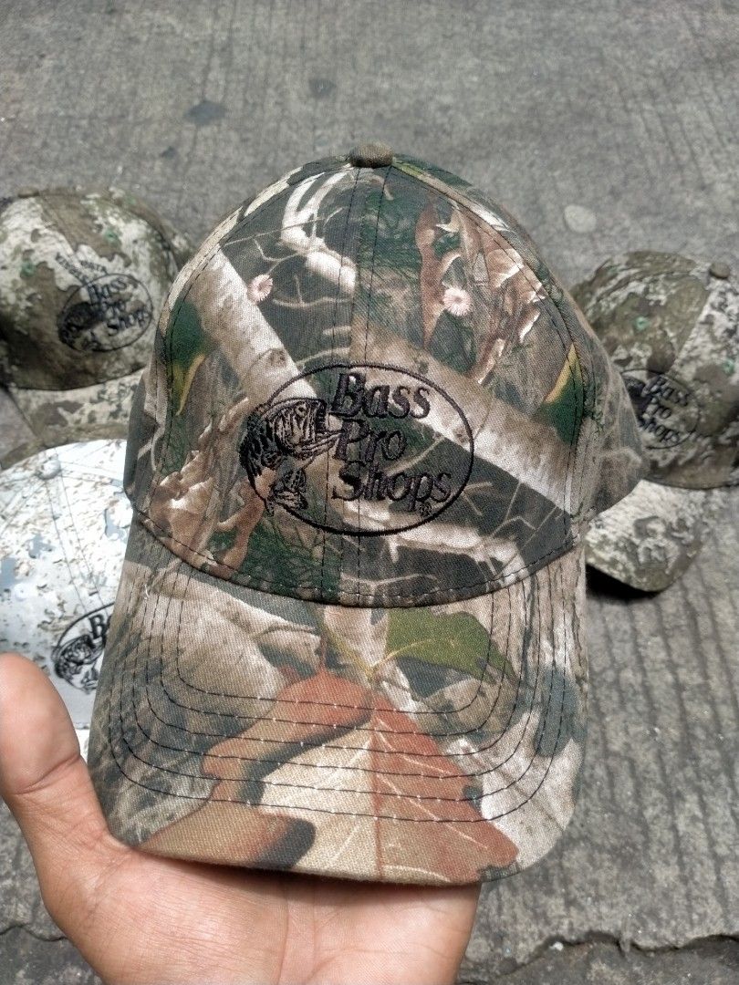 Bass pro shops x true timber & realtree camou snapback caps on Carousell