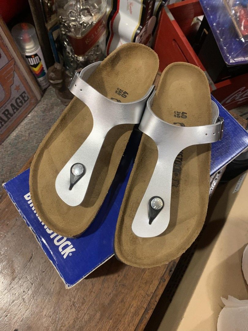 Birkenstock Gizeh silver, Women's Fashion, Footwear, Slippers and ...