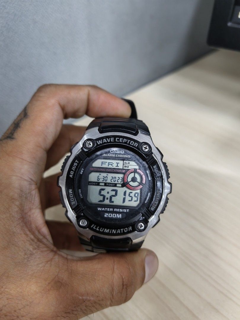 Casio watch wave ceptor, Men's Fashion, Watches & Accessories, Watches on Carousell