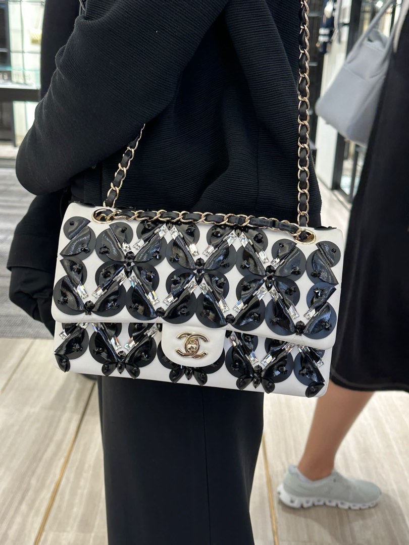 Chanel 2023, Women's Fashion, Bags & Wallets, Shoulder Bags on Carousell