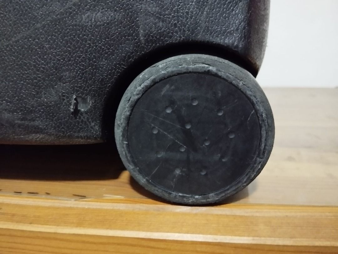 Classic rare Samsonite Epsilon 26" hardcase, Hobbies & Toys, Travel ...