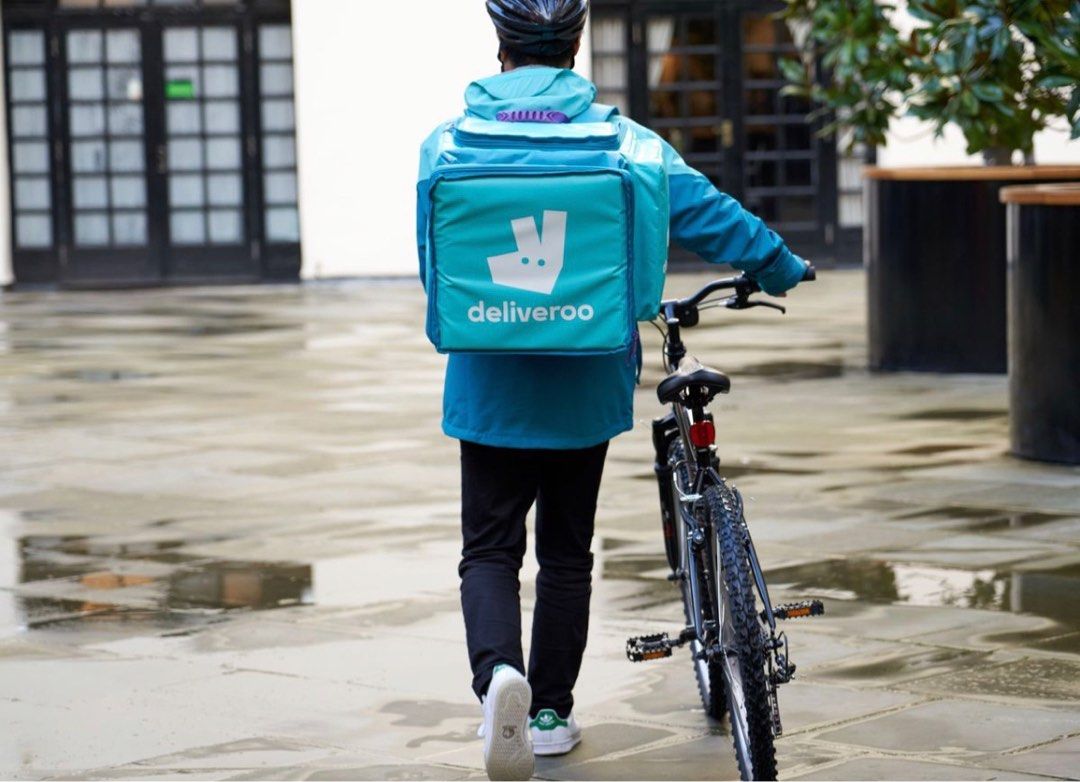 Deliveroo bag (2 x V3 Front Load Backpack), Motorcycles, Motorcycle ...